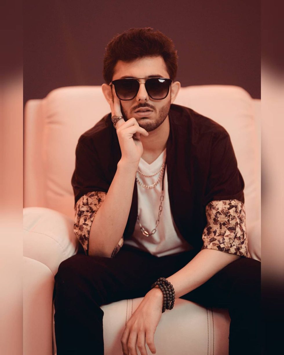 CarryMinati Biography, Age, Height, Family, Girlfriend, Wiki