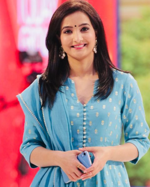 Meenakshi Kandwal Biography, Age, Height, Husband, Wiki