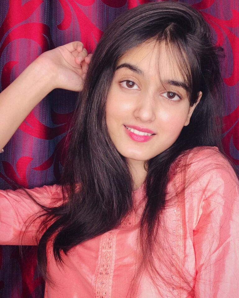 Krati Saini Singer Age, Height, TikTok, Education, Boyfriend