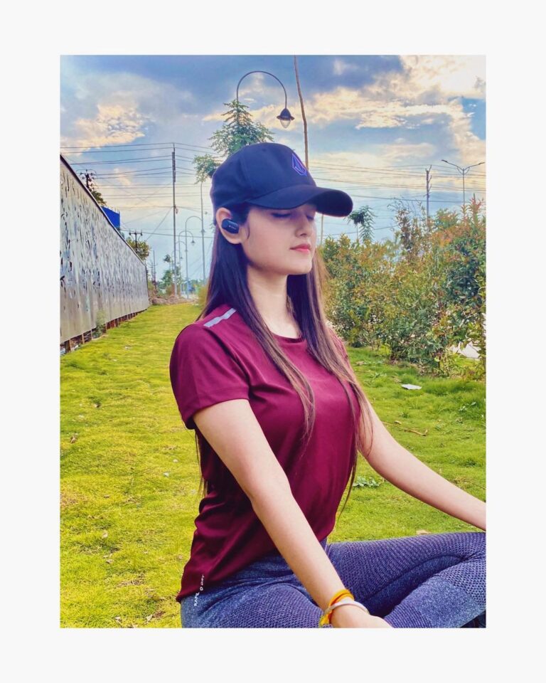 Krati Saini Singer Age, Height, TikTok, Education, Boyfriend