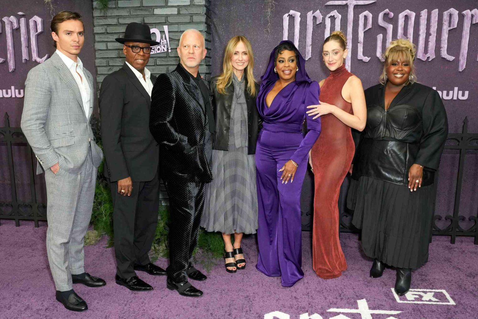 Cast of Grotesquerie: Meet the Stars of This Chilling Series ...